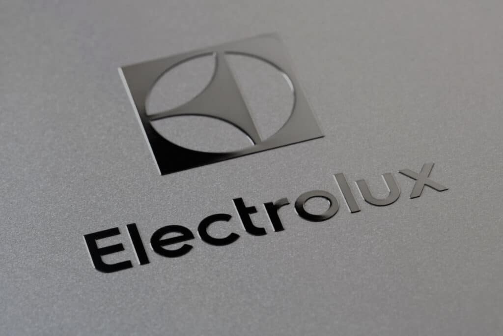 Metal labels, logos and branding solutions - Seriart G2